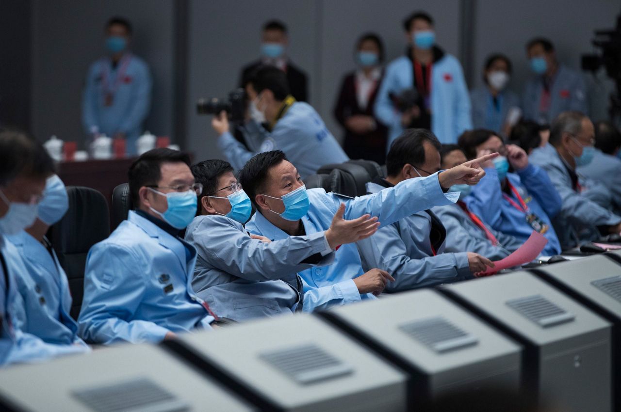 Chinese probe prepares to return moon rocks to Earth