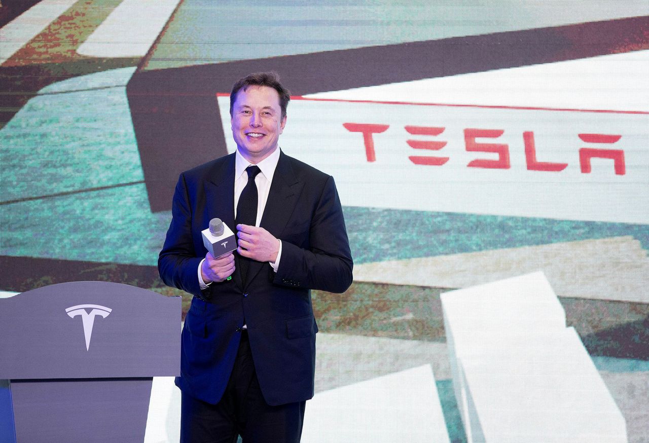 Tesla delivers first Chinese-made Model 3 to customers