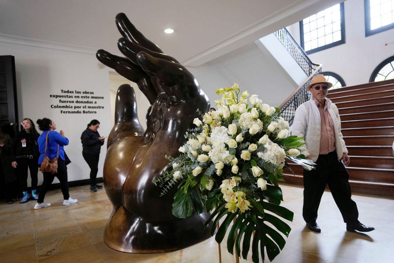 Renowned Colombian painter and sculptor Fernando Botero has died at age ...