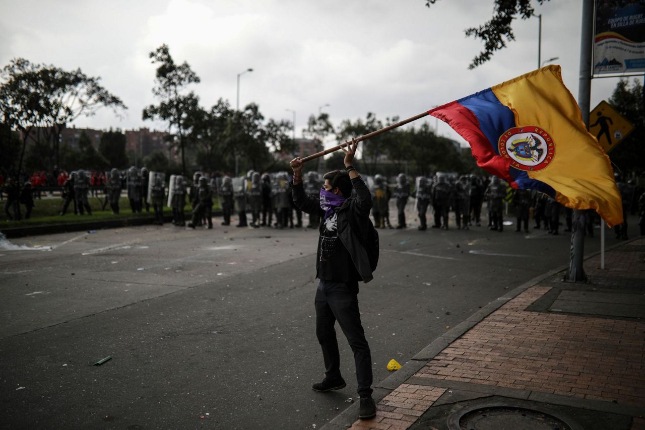 Authorities: 3 killed during looting after Colombia protest
