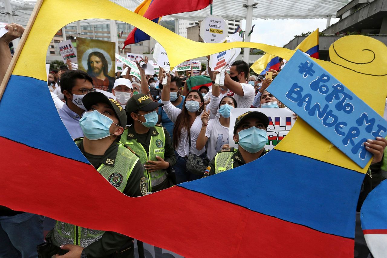 Roadblocks and protests disrupt Colombian city of Cali
