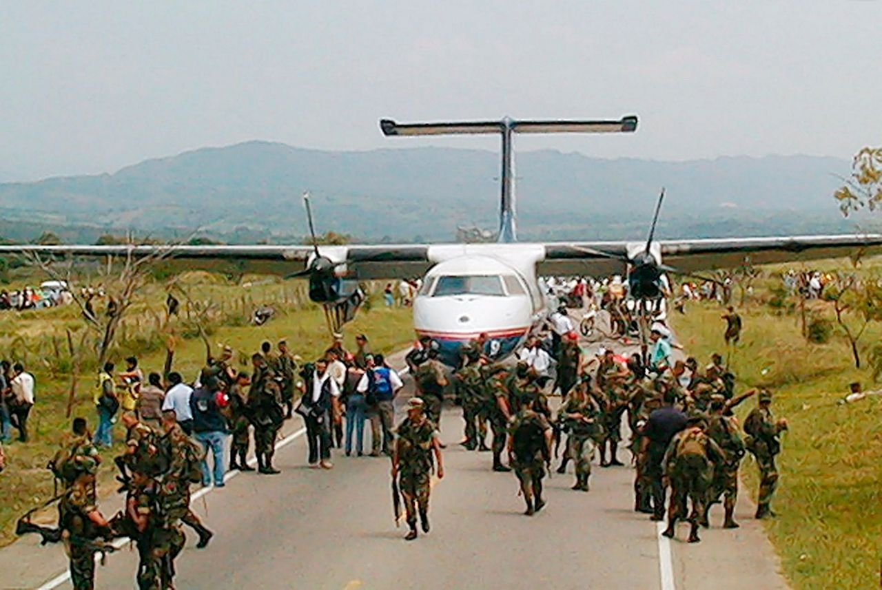 Colombia tribunal orders arrest of 4 FARC leaders who rearm
