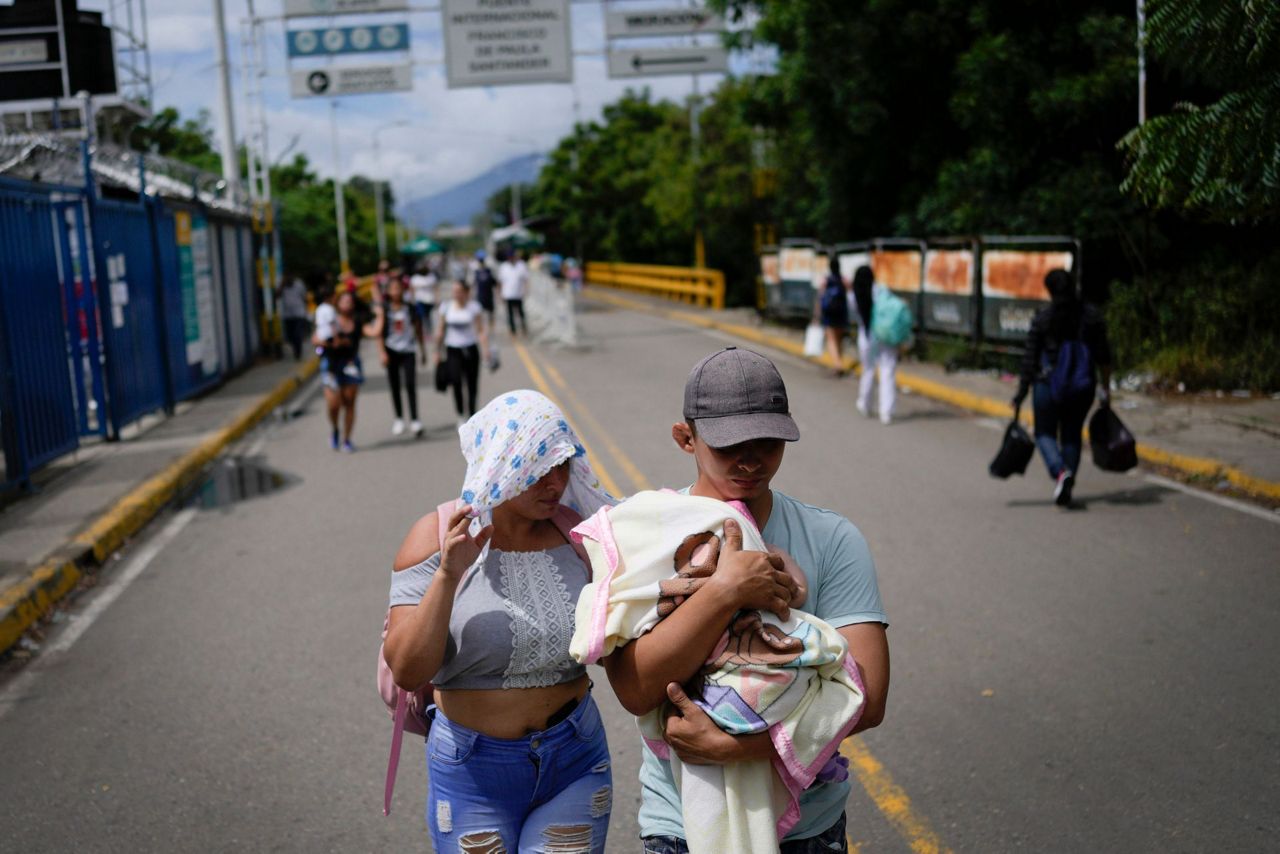 Colombia, Venezuela border to reopen to cargo traffic