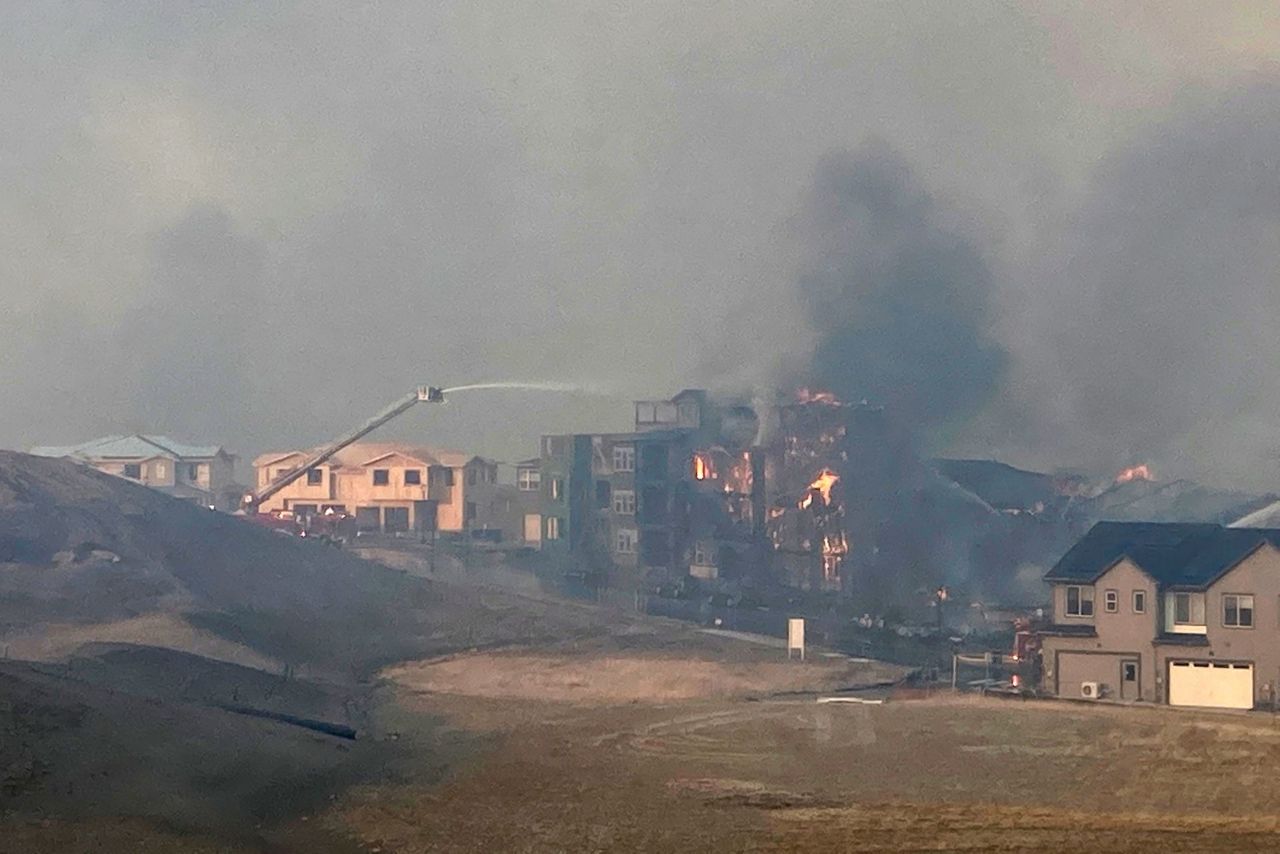 Colorado town evacuated by wind-driven wildfire