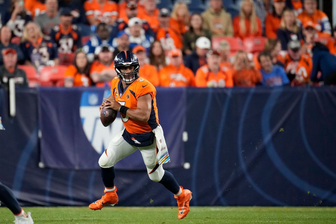 Report: Russell Wilson gets injection for shoulder injury