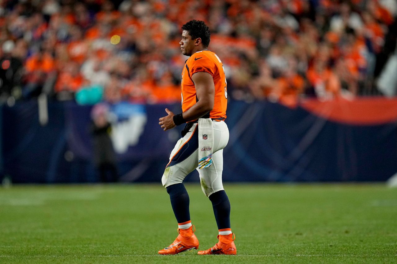 Report: Russell Wilson gets injection for shoulder injury