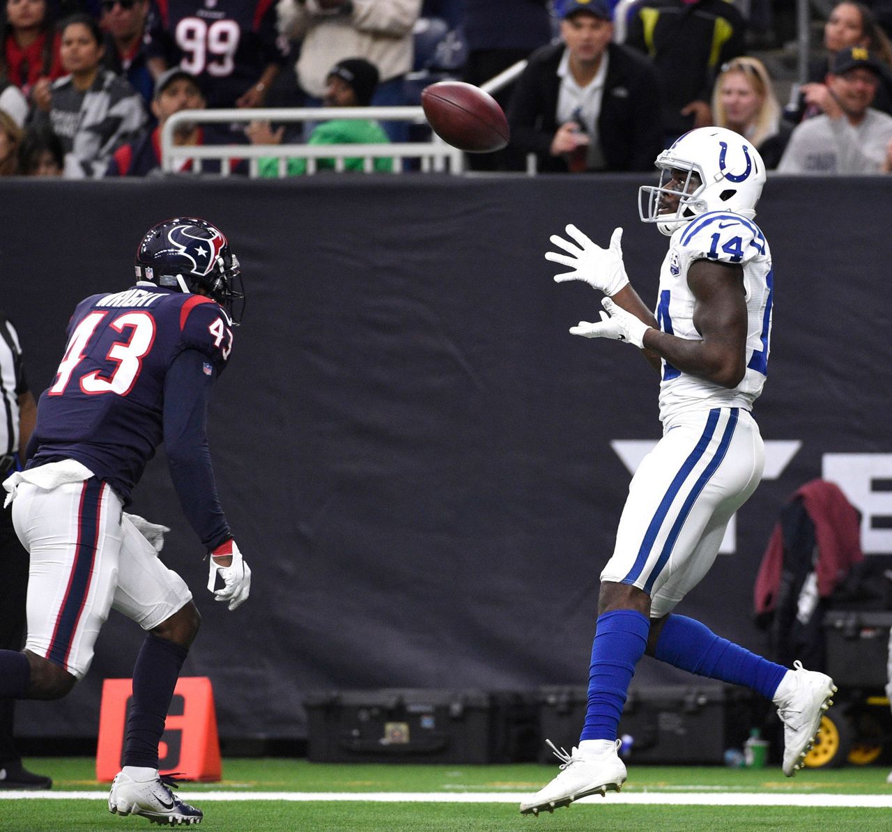 Colts snap Texans' 9-game winning streak with 24-21 win