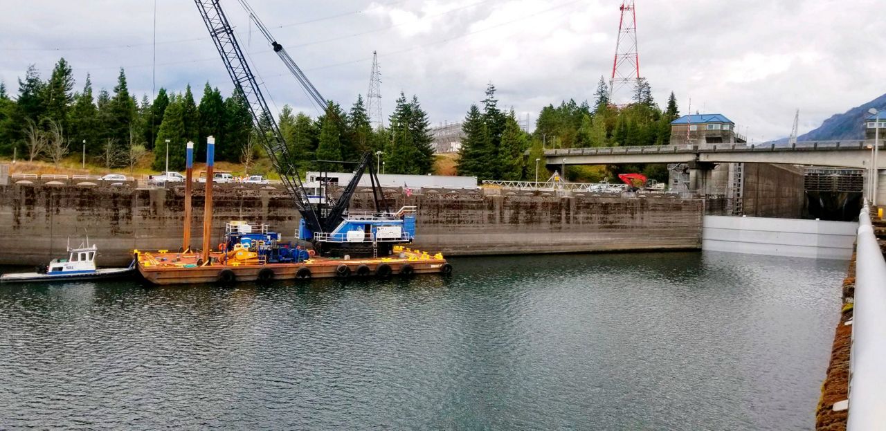 Broken Columbia River barge lock means commerce chokehold