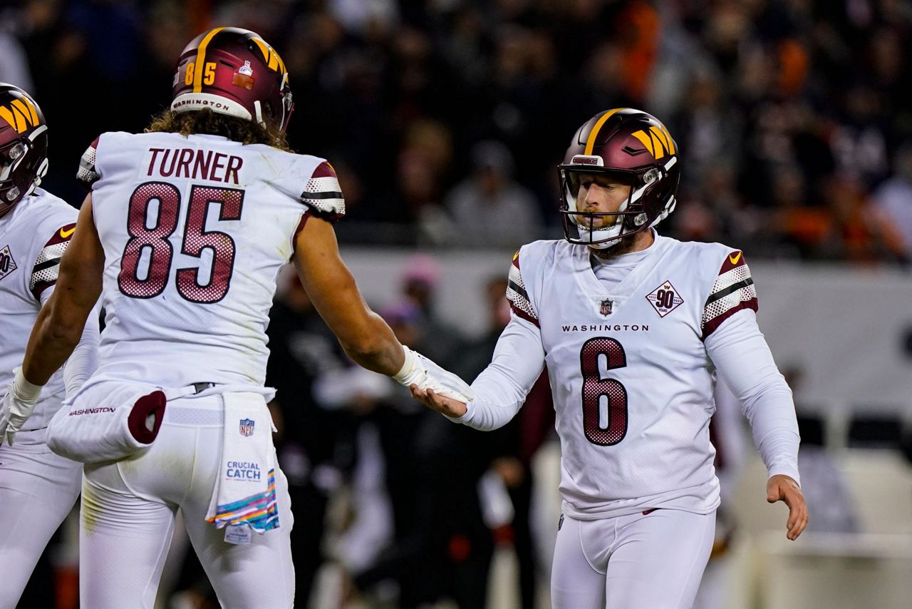 Muffed punt, Robinson TD lift Commanders over Bears 12-7