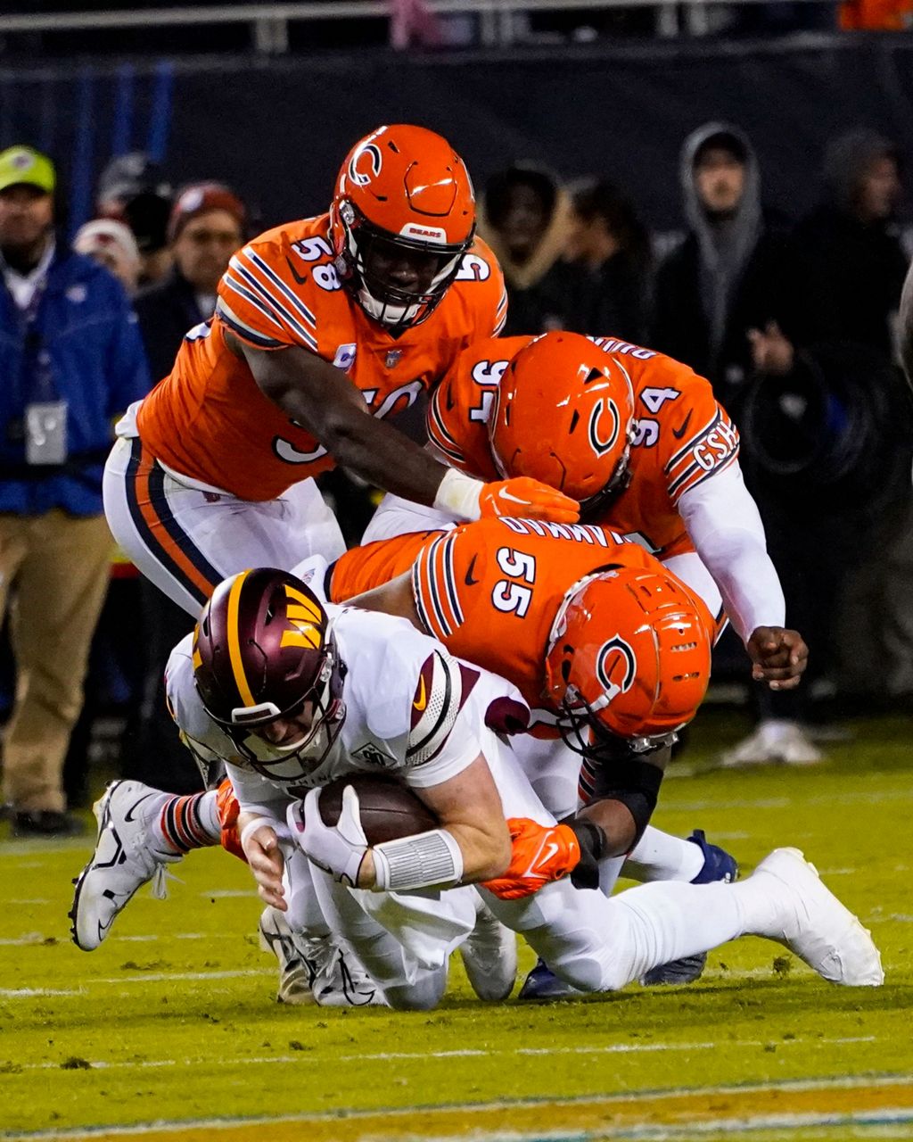 Muffed punt, Robinson TD lift Commanders over Bears 12-7