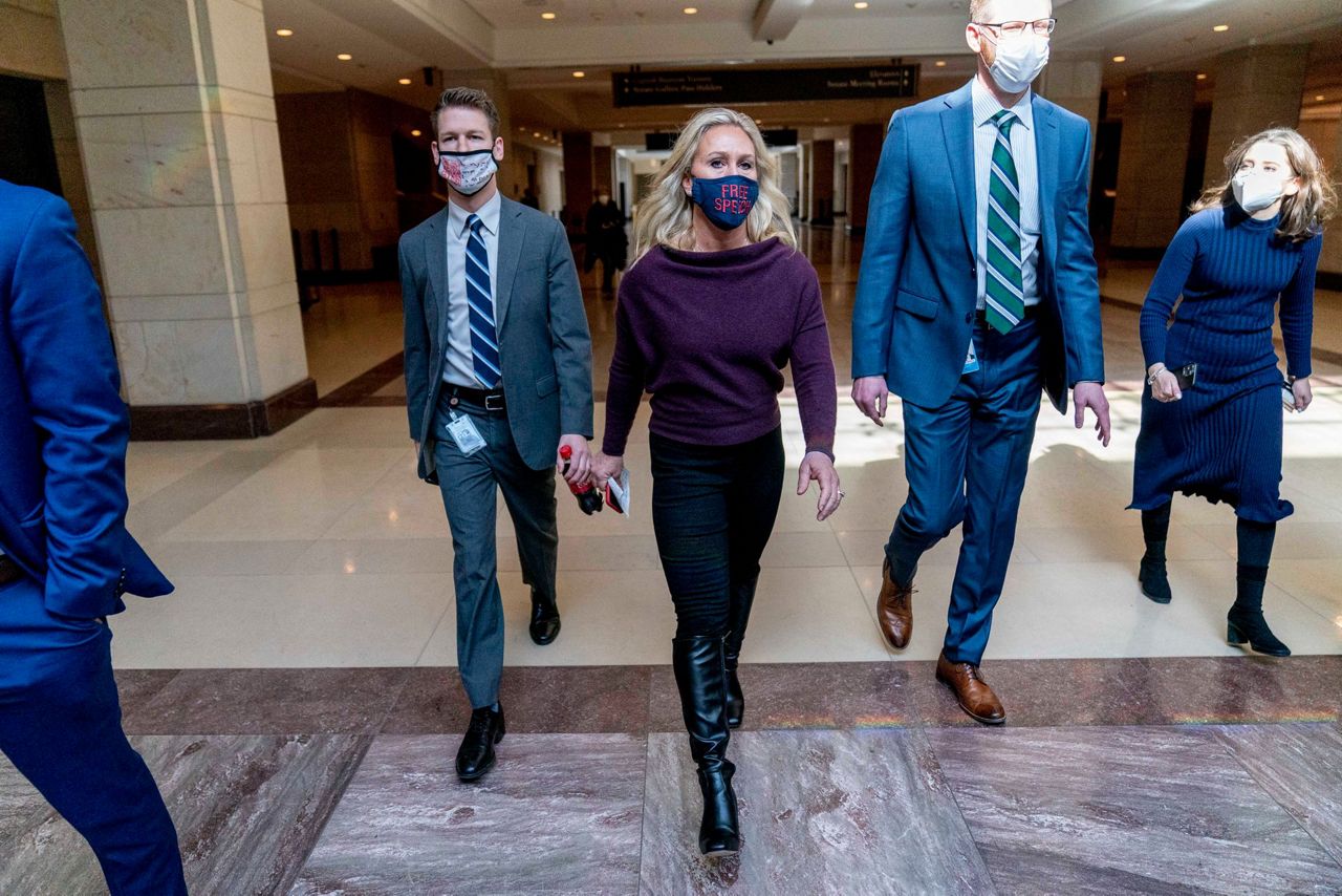 GOP eyes path to power by making peace with the far right