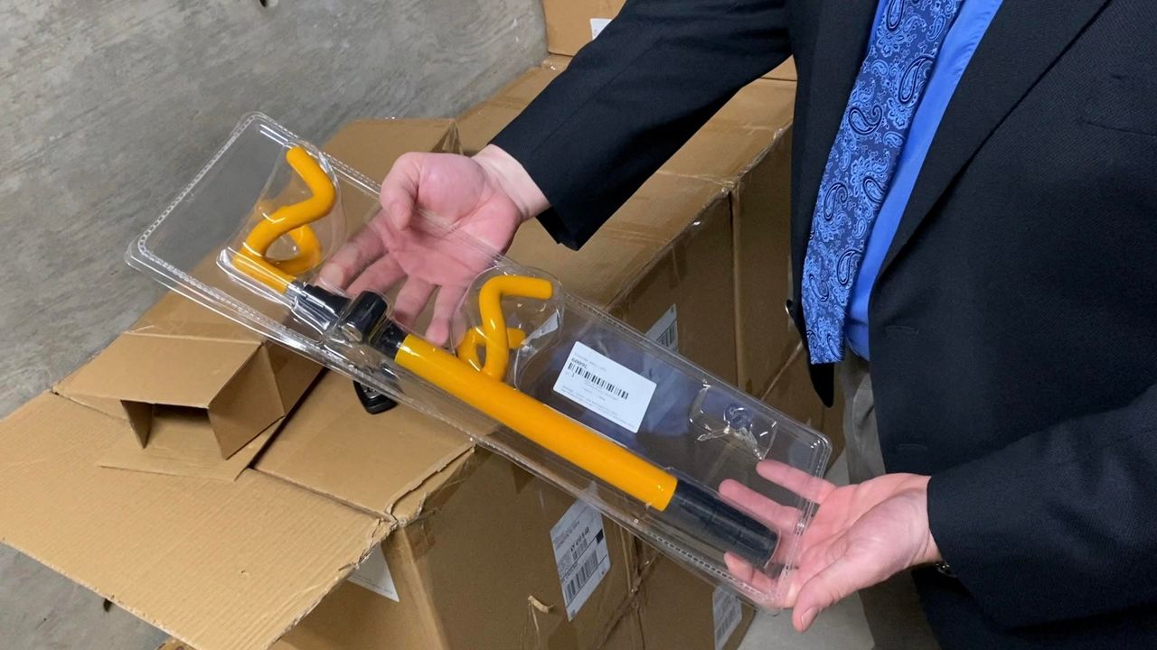 Covington police giving out wheel locks to prevent thefts