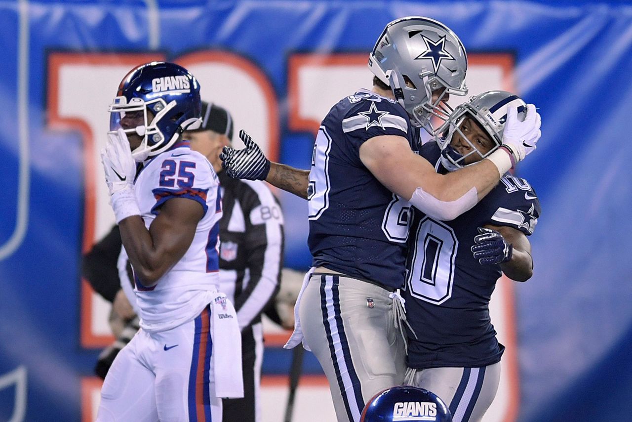 Prescott throws for 3 TDs as Cowboys beat Giants again