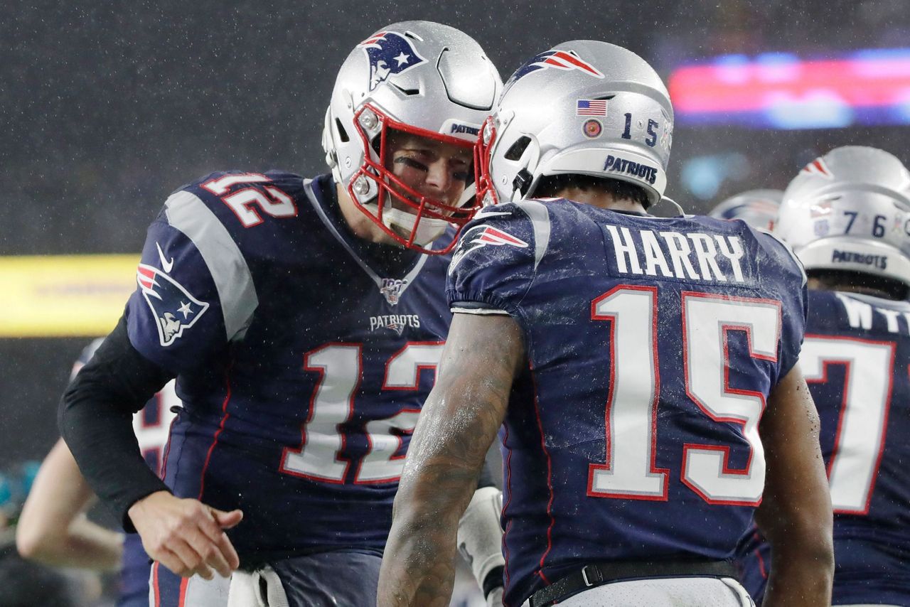 Pats hold Cowboys’ No. 1 offense without TD in 13-9 win