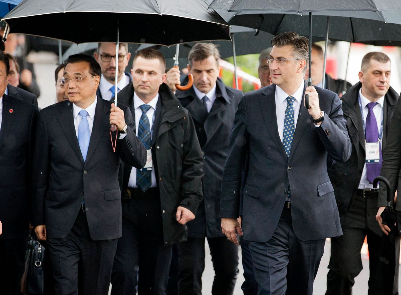 Chinese premier visits bridge construction in Croatia