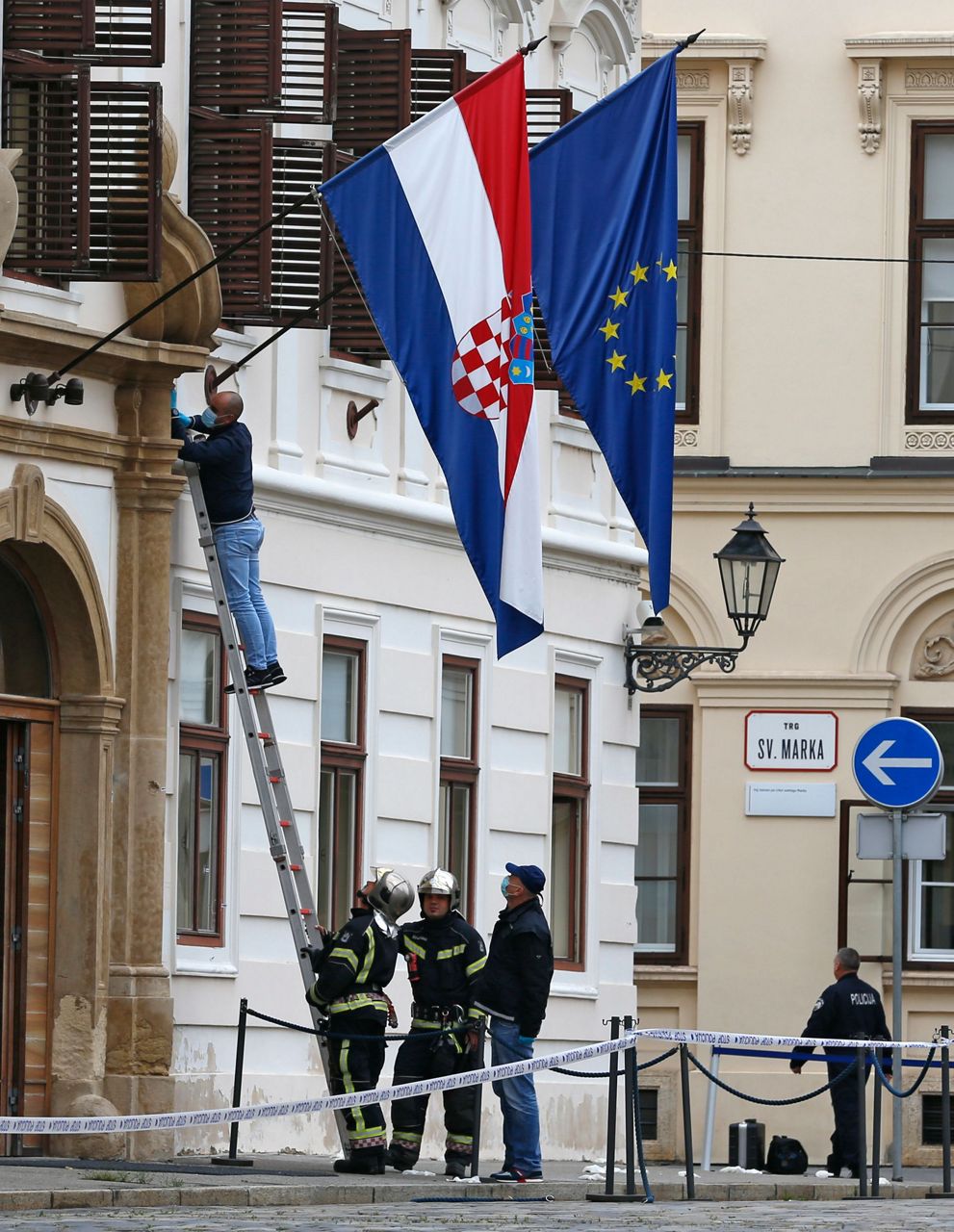 Croatian police find weapons after shooting outside govt. HQ