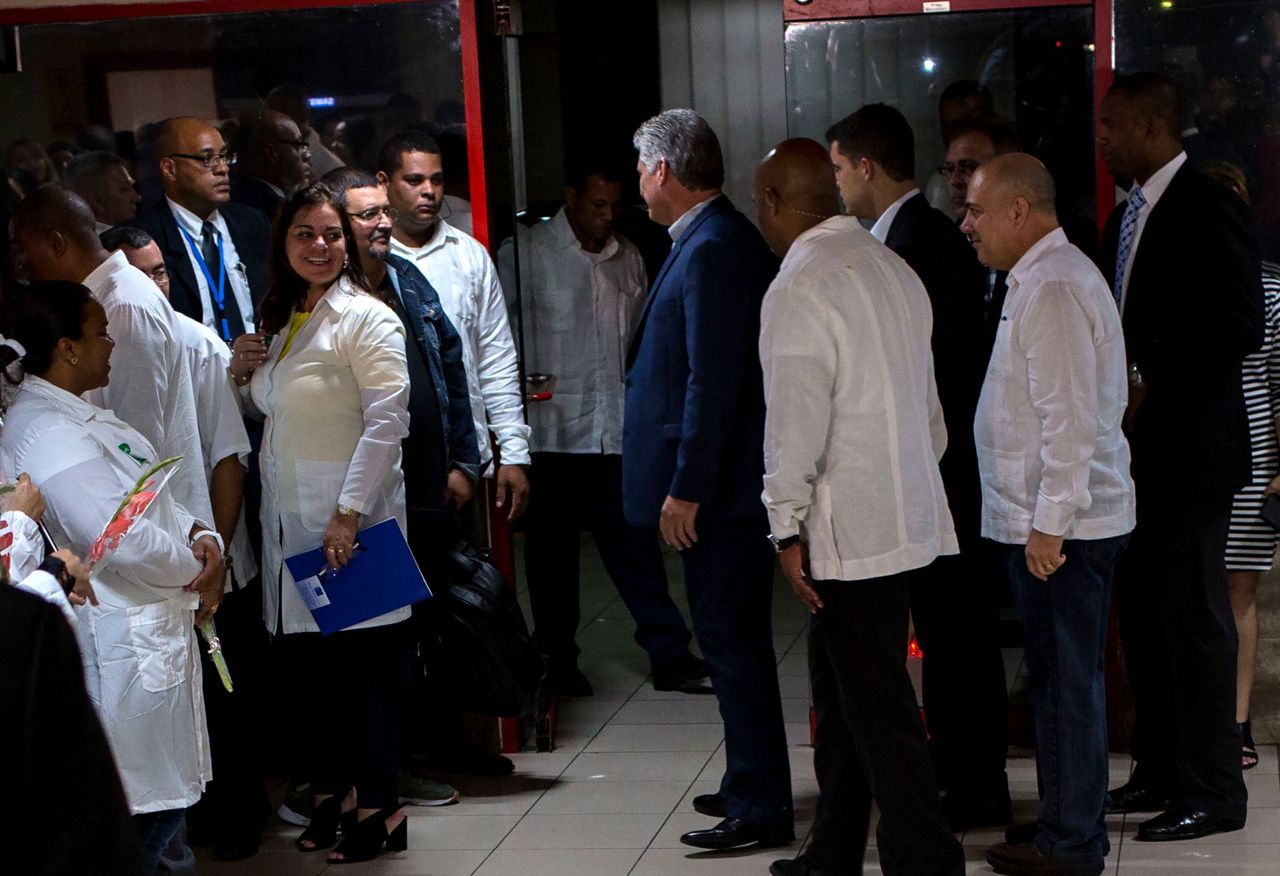 Cuban doctors land in Havana after program ends with Brazil