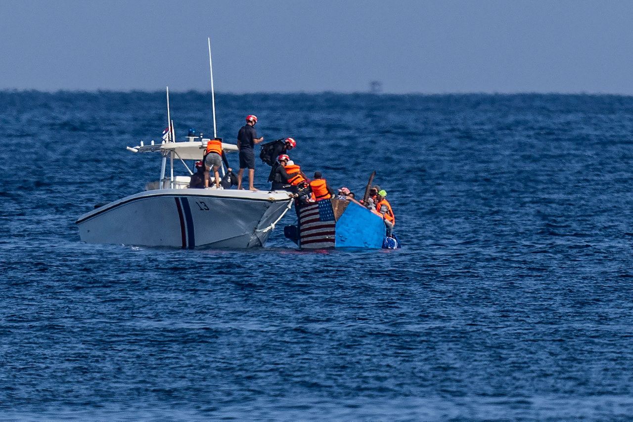 Cuban curiosity: Raft with US flag caught in plain view