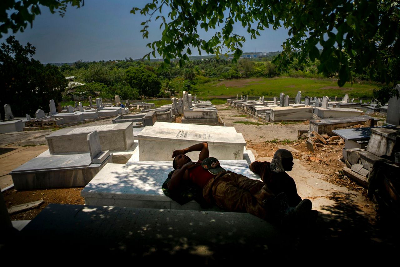 Celebrating Havana renovates Cuba's oldest Jewish cemetery