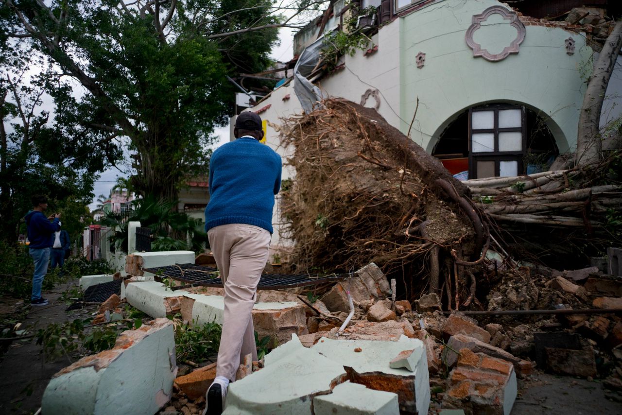 Tornado hits Havana; Cuban president says 3 dead, 174 hurt