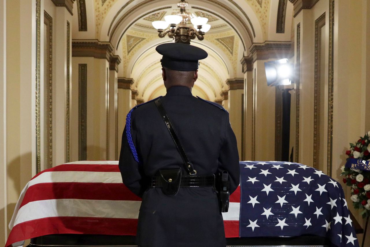 Obama, Clinton to honor US Rep. Cummings at funeral