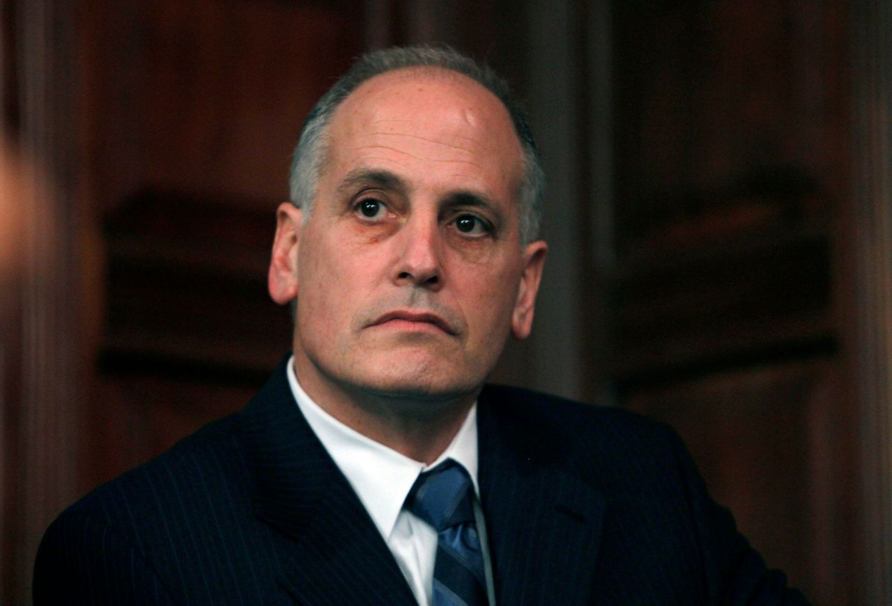 Reports: Cuomo vaccine czar's loyalty calls raise concerns