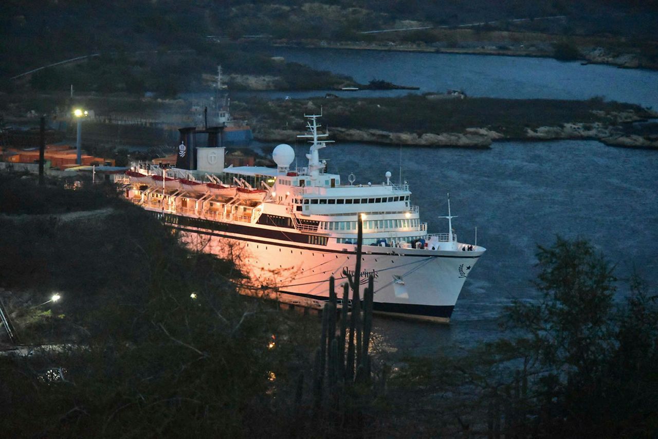 28 to remain on Scientology ship in Curacao in measles scare