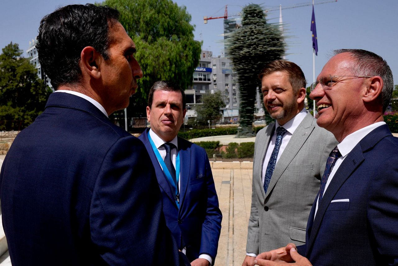 8 EU members say conditions in Syria should be reassessed to allow ...