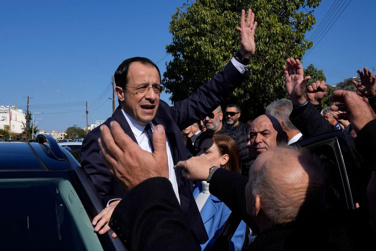 Diplomats battle it out in runoff for Cyprus' presidency