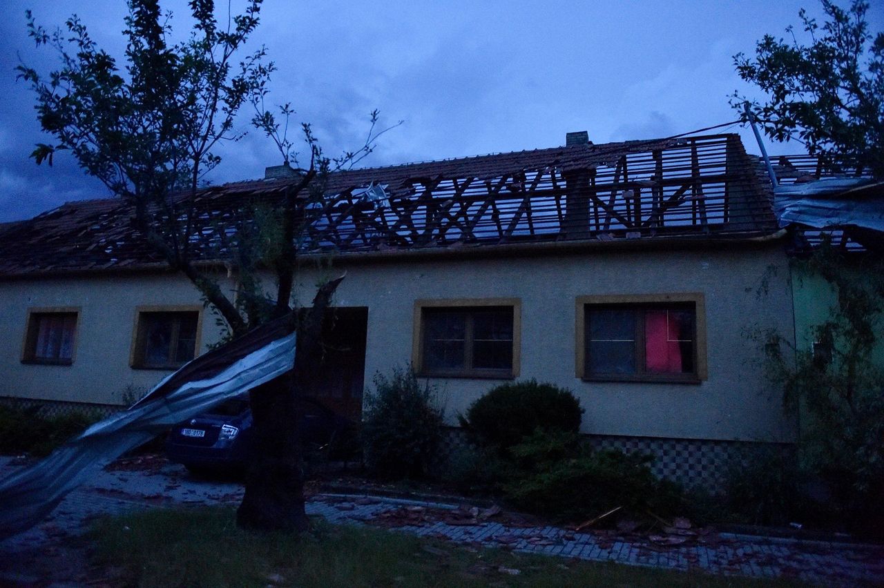 German vaccine center flooded, 5 injured by heavy hail