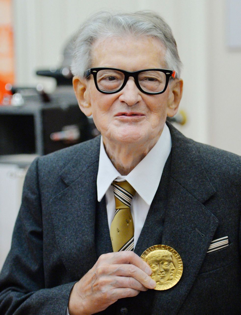Czech filmmaker Vojtech Jasny dies at age 93