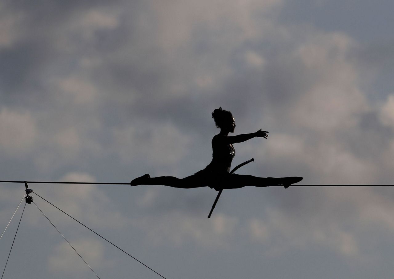 Tightrope walker's dance over river launches Prague festival