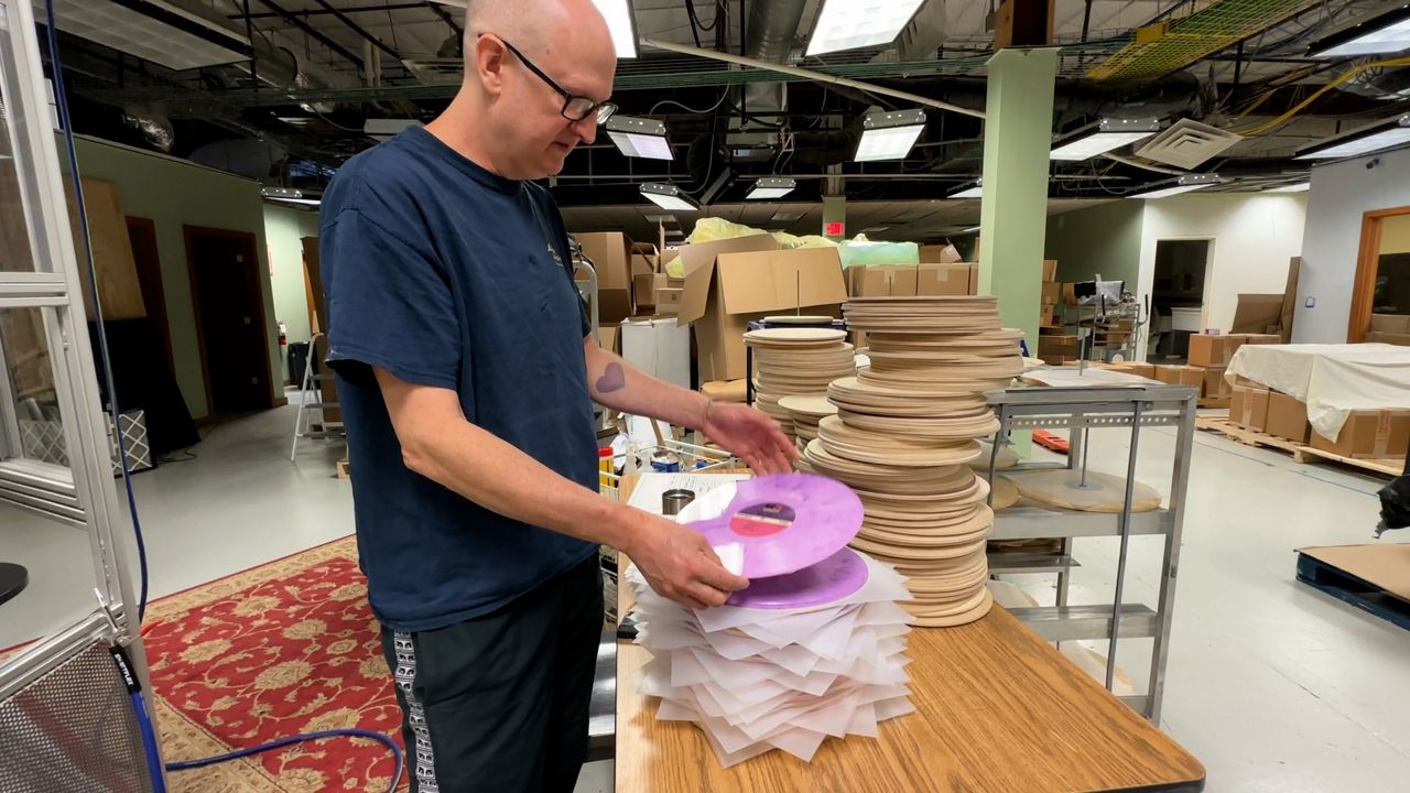 Record pressing plant celebrates success in Wisconsin