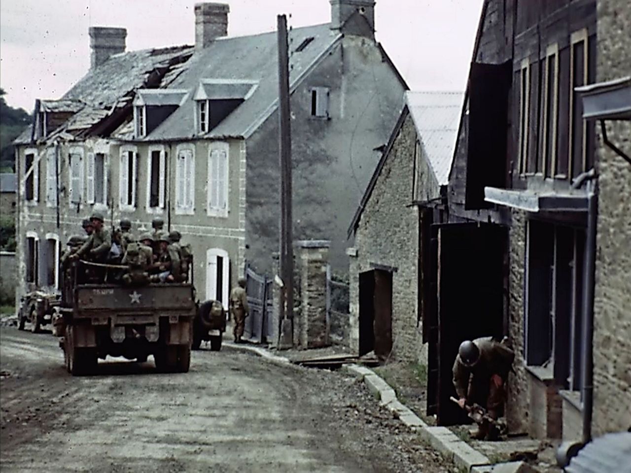 Rare color footage brings D-Day memories alive, 75 years on