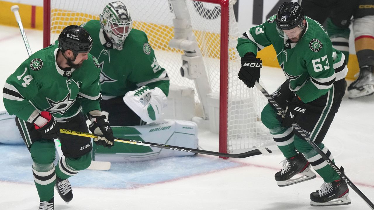 Dadonov signs 2-year deal with Dallas Stars