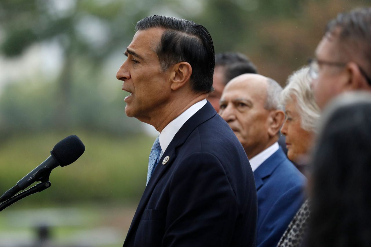 Ex-lawmaker Issa to launch a bid for return to Congress