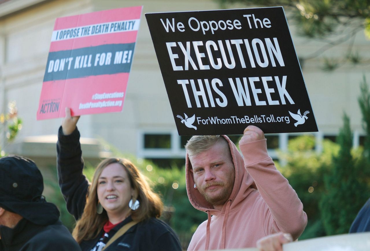 Report: Executions continued decline but many 'botched'