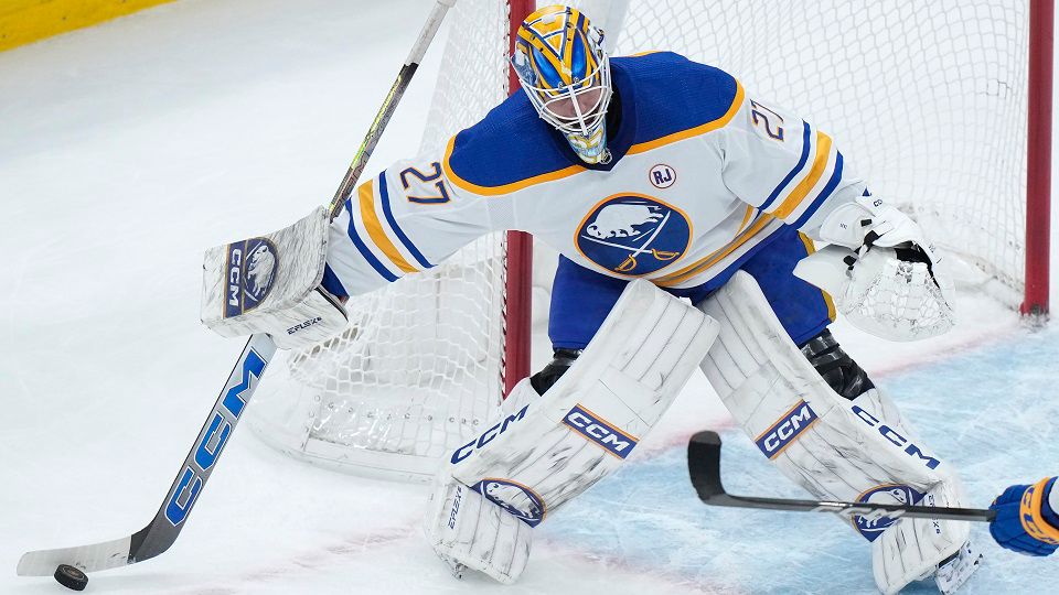 Levi makes 32 saves in Sabres' 6-1 win over Canadiens