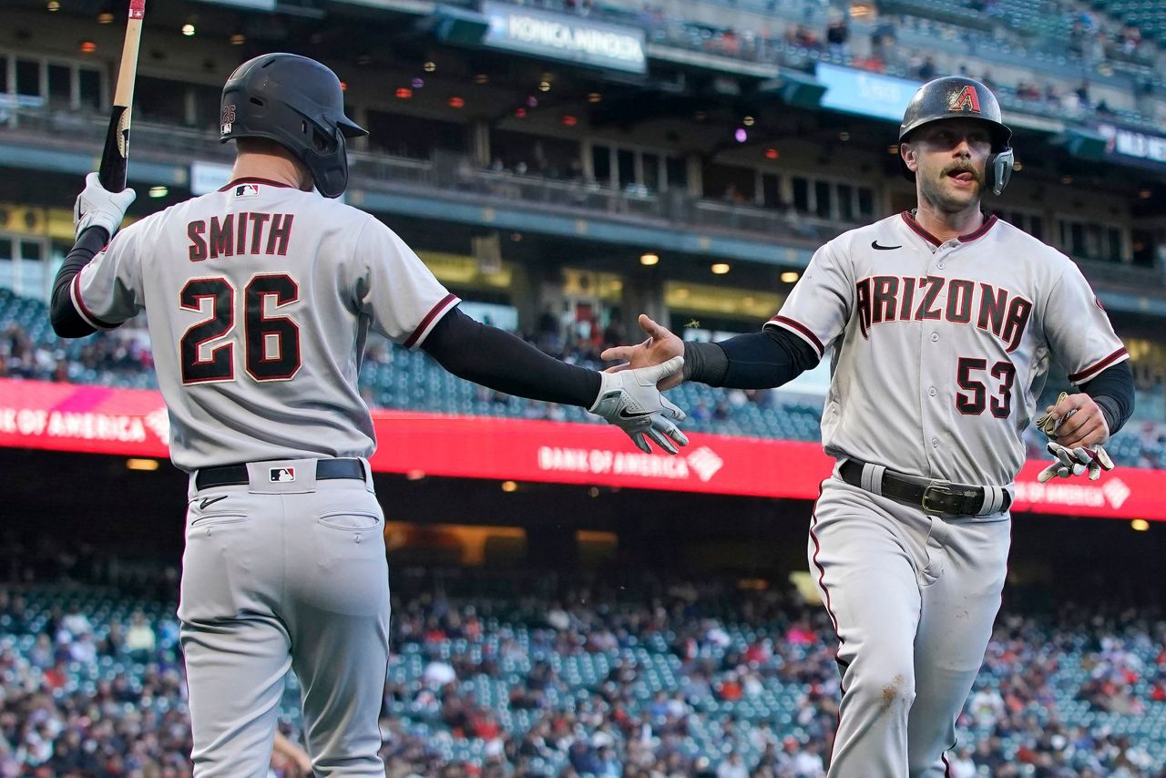 Crawford, Giants send Diamondbacks to 20th road loss in row