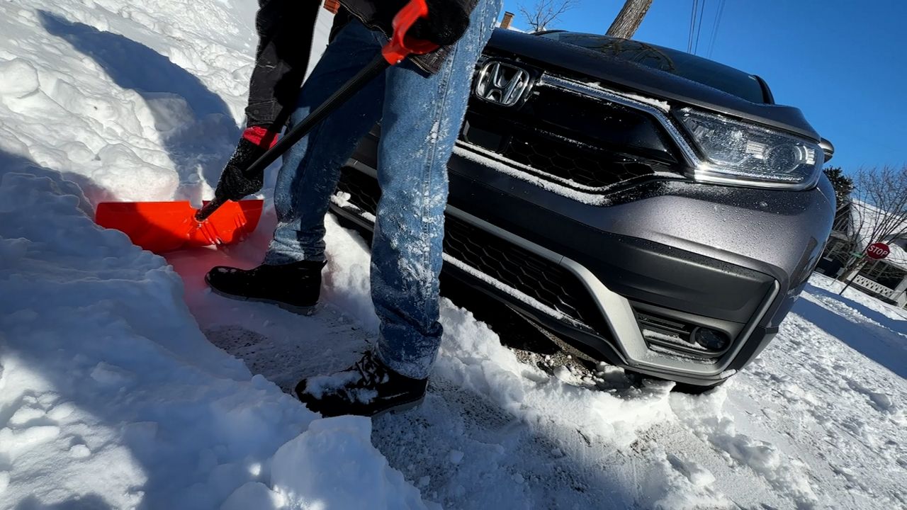 Ohio students step up to dig out neighbors