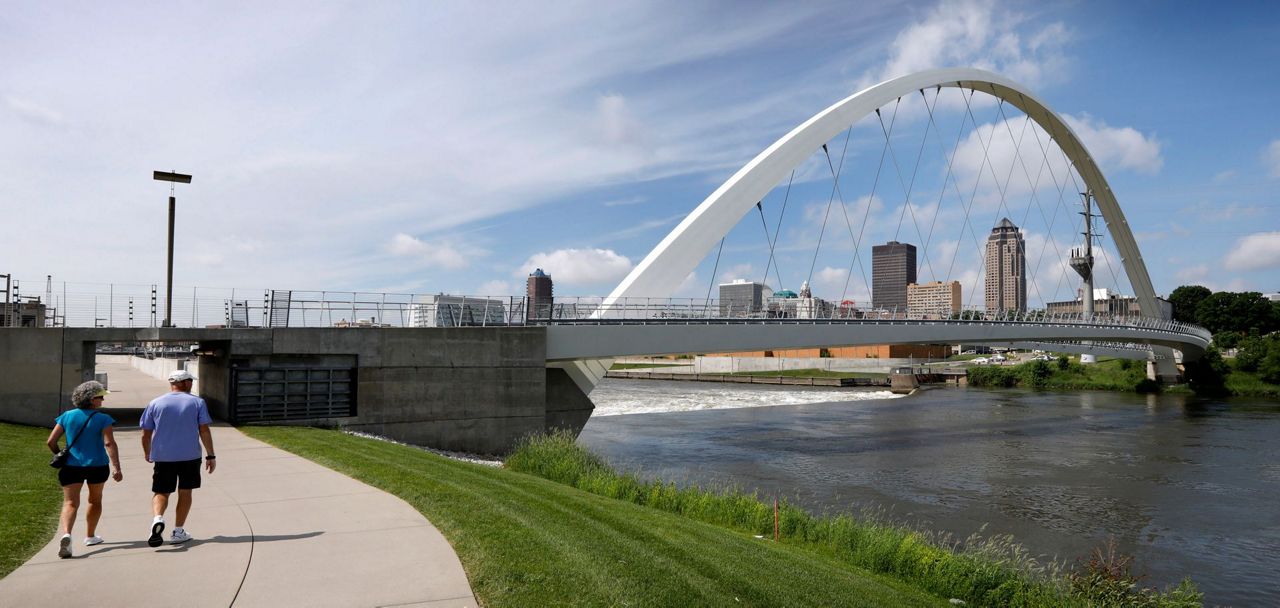 Boats and bacteria: Urban waterways offer fun with risks