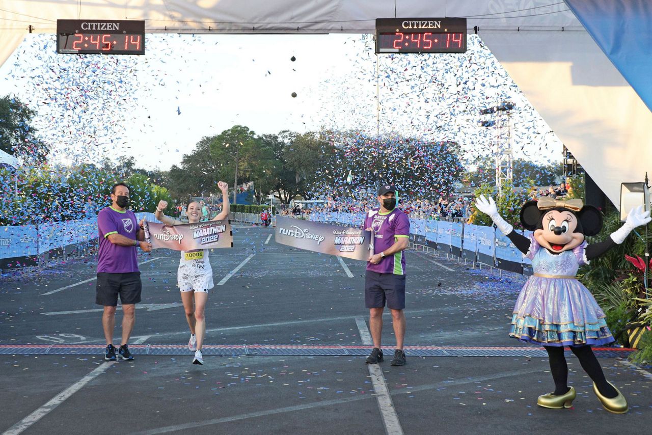Aspiring Olympian sweeps 4 Disney races in "Dopey Challenge"