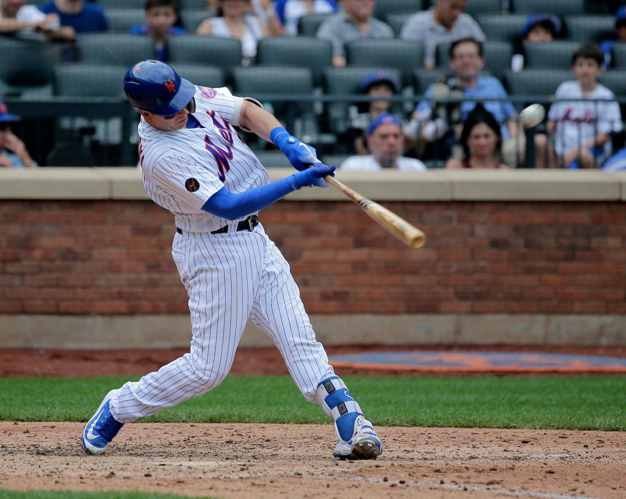 Dodgers hit 7 HRs, beat Mets 8-7 on Turner's shot in 11th