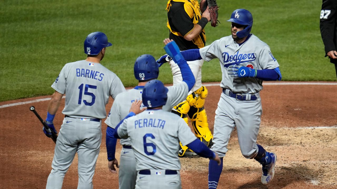 Taylor 3-run HR caps comeback, Dodgers top Pirates 8-7