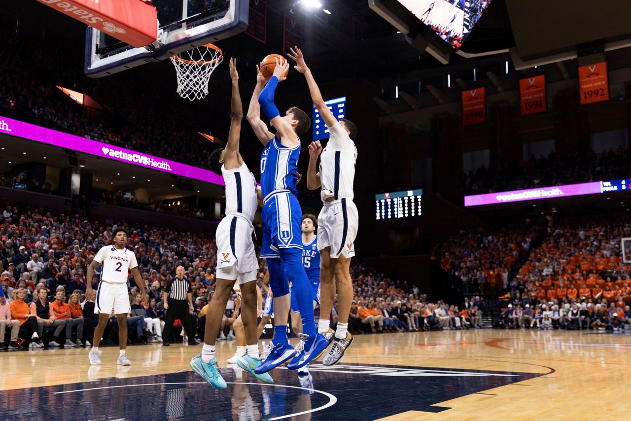 ACC admits blown call cost Duke in OT loss at No. 8 Virginia
