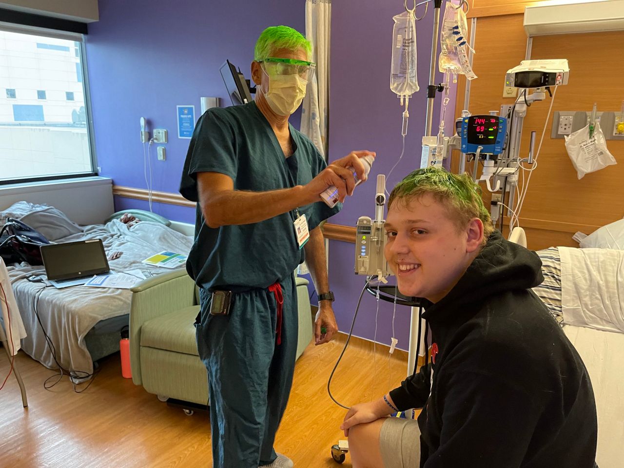 Children's Wisconsin doctor continues playoff hair tradition