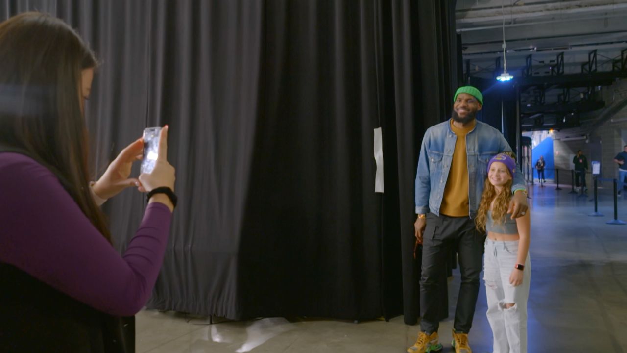Backstage: LeBron meets with fan in the Bay Area