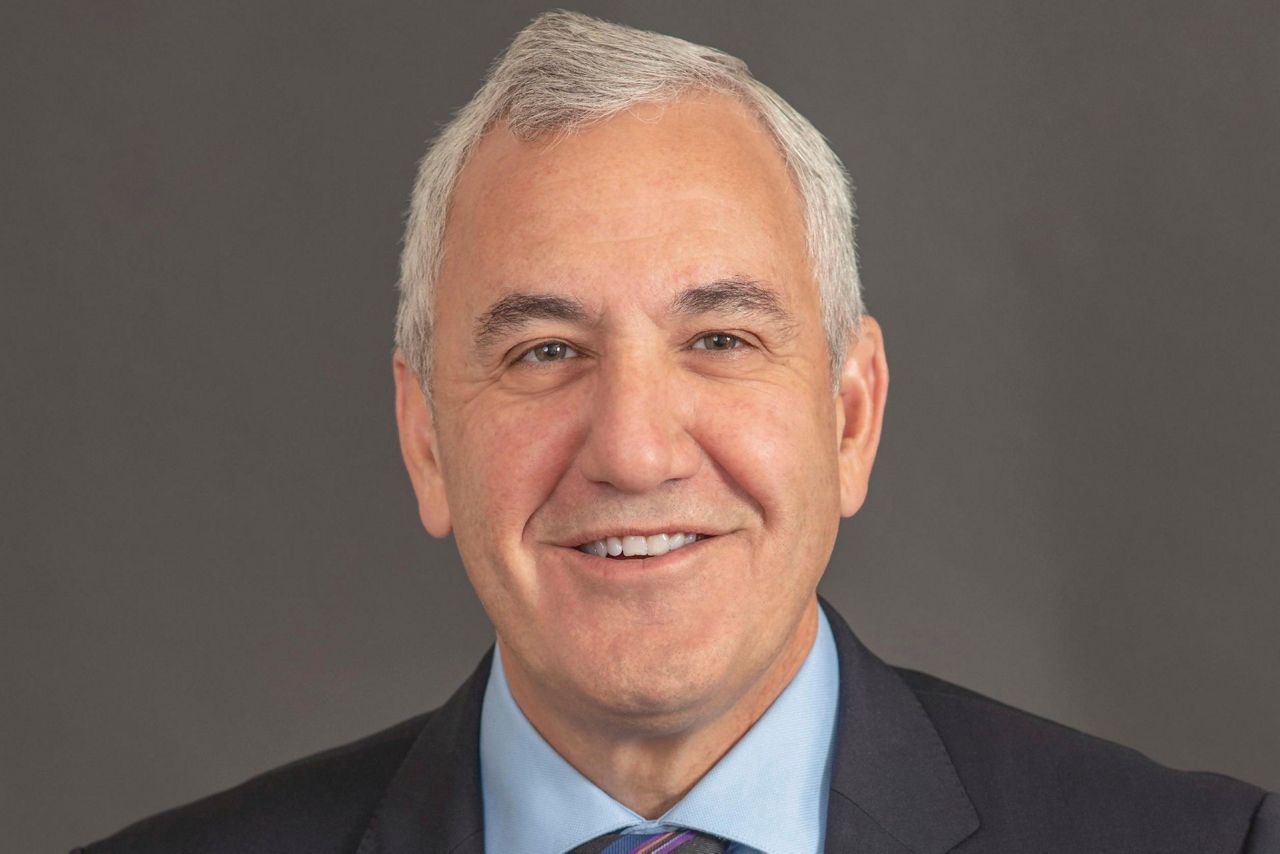 Union Pacific hires CEO hedge fund recommended as 2Q profit fell 15% on ...
