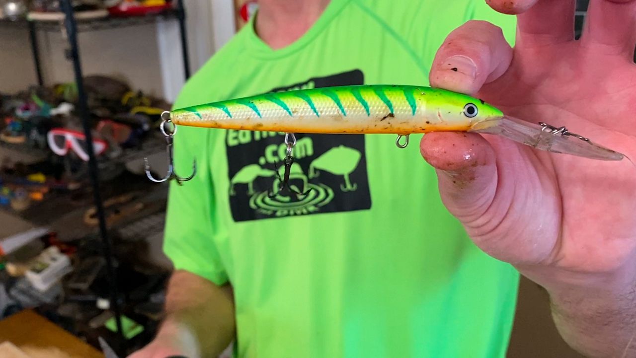 Marinette man takes followers on underwater adventure