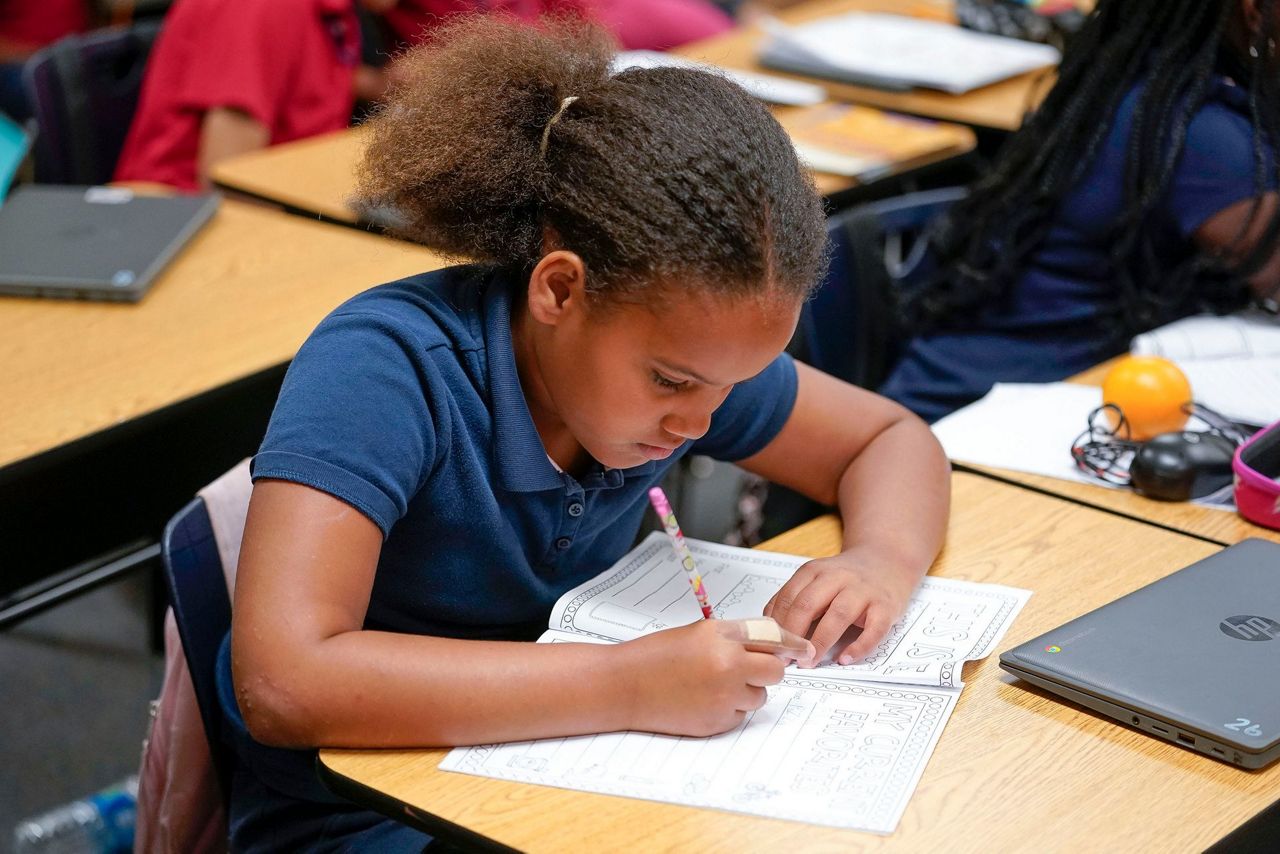Schools lost track of homeless kids during the pandemic. Many face a ...